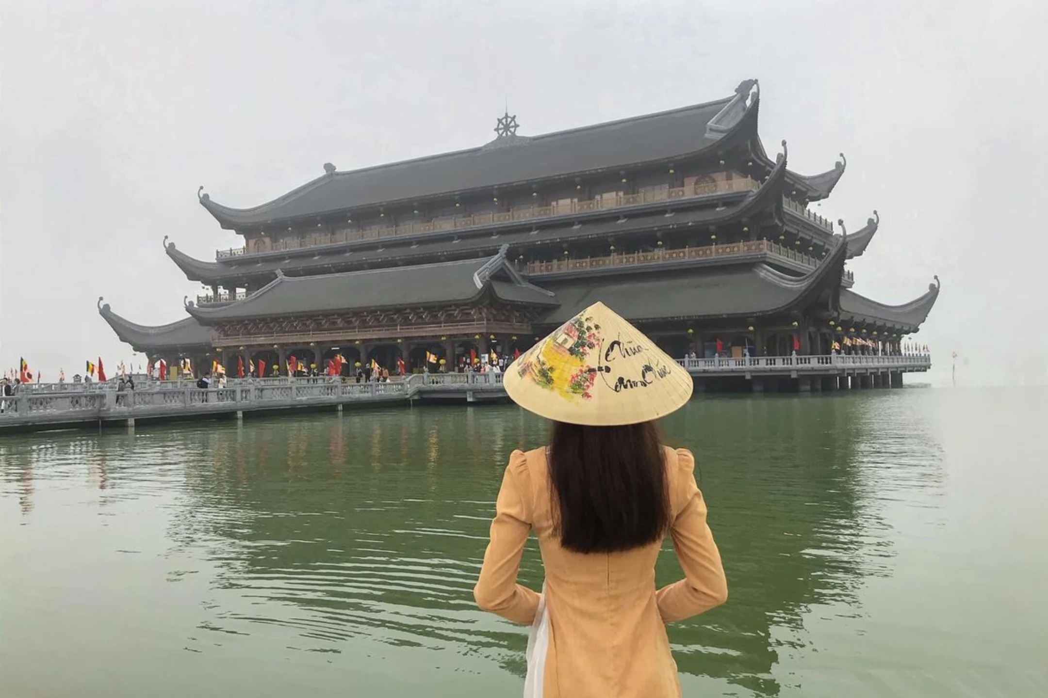 Tour Chùa Tam Chúc - Địa Tạng Phi Lai 1 ngày | Giá ưu đãi 2026